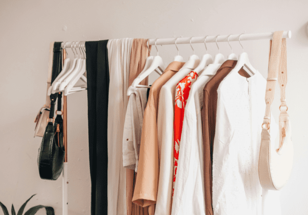 How To Color Organize Your Closet To Optimize Your Time - Astrapearl
