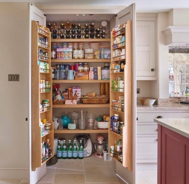 14 Stunning Walk In Pantry Ideas To Enhance Your Kitchen - Astrapearl