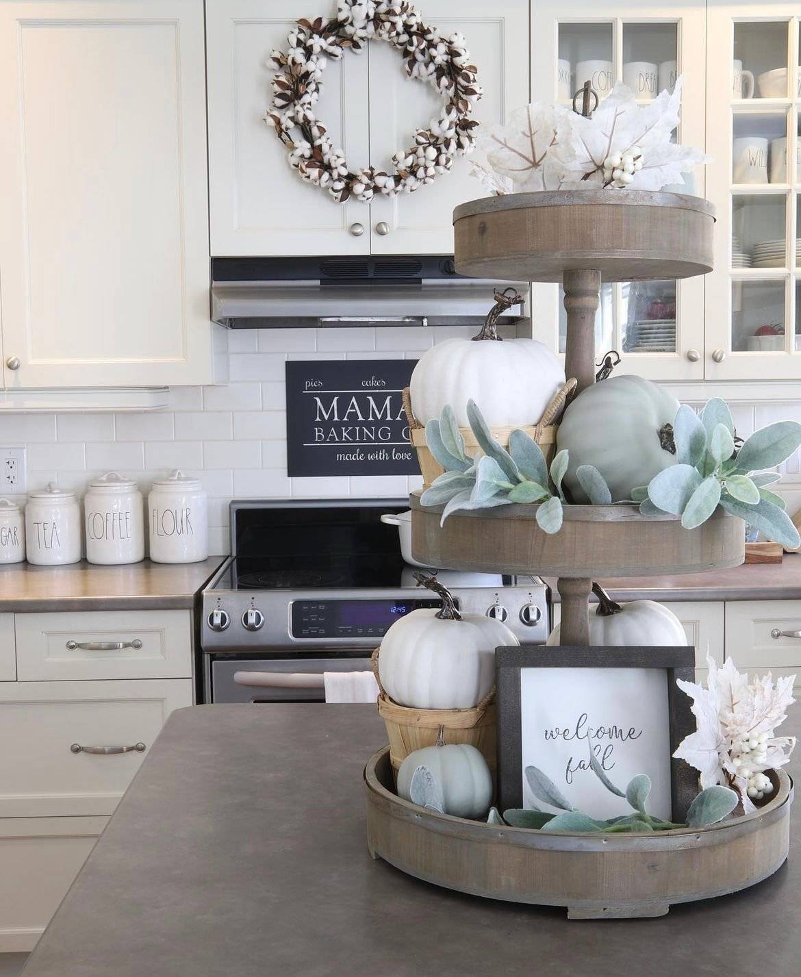 20 Elegant Fall Tray Decor Ideas For A Cozy Home - Astrapearl