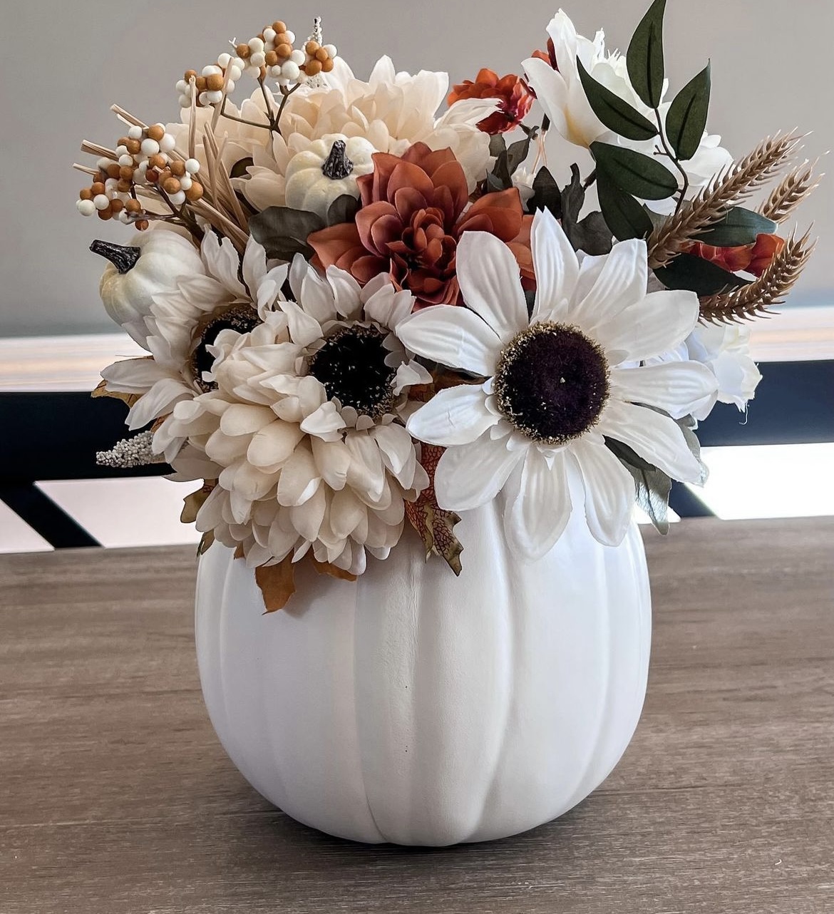 22 Lovely Flower Decoration Ideas For An Enchanted Home - Astrapearl