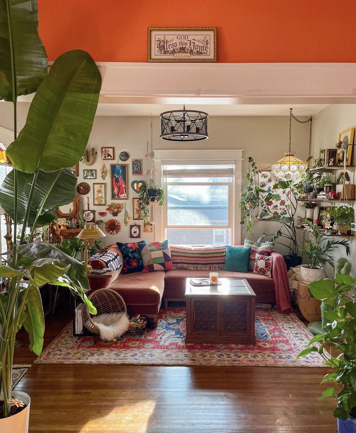 20 Lively Colorful Decorating Ideas To Add Joy In Your Life - Astrapearl