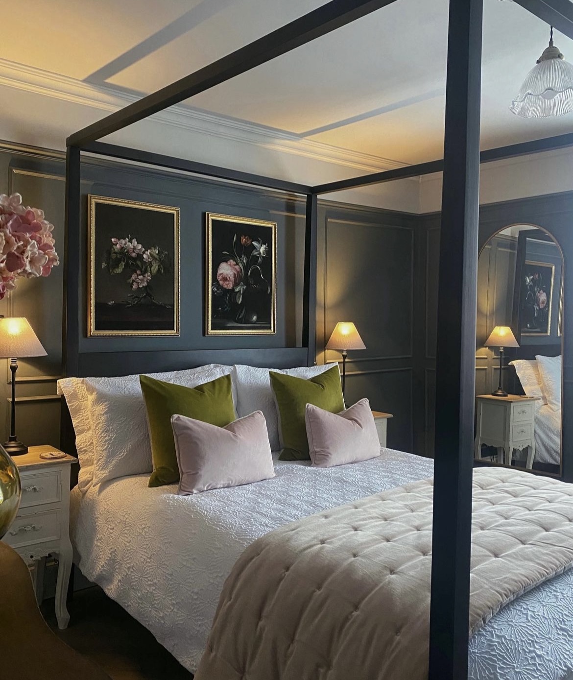 20 Mysterious Dark Bedroom Ideas For A Moody Home - Astrapearl