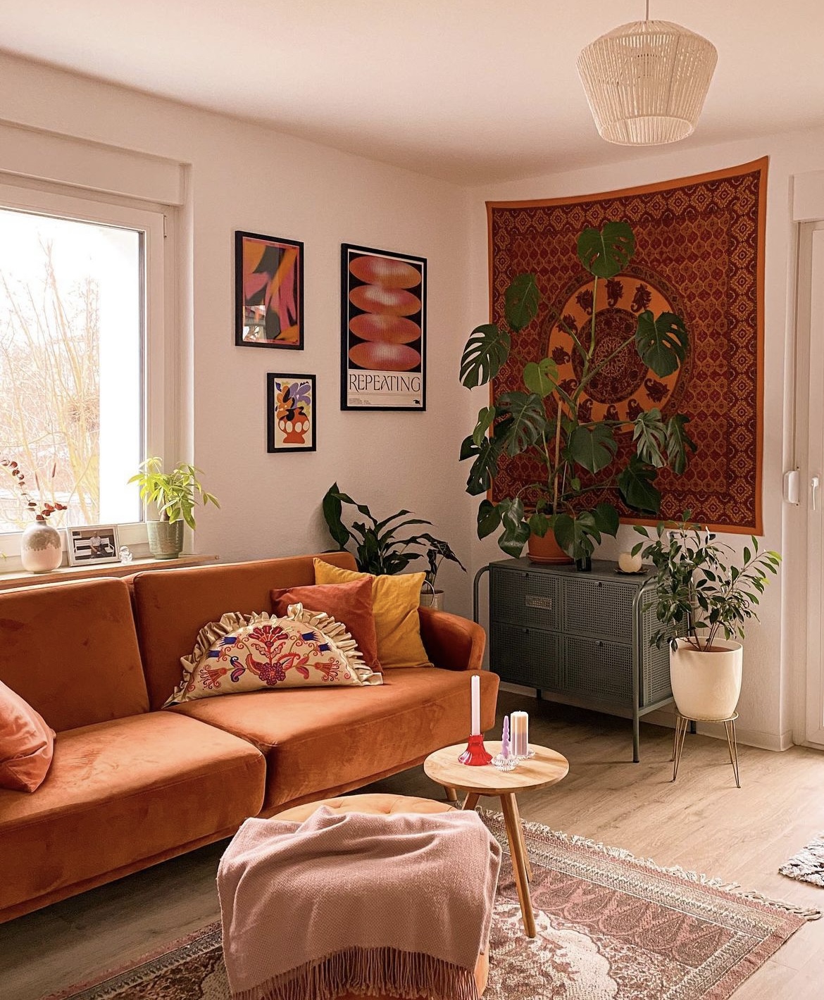 20 Lively Colorful Decorating Ideas To Add Joy In Your Life - Astrapearl