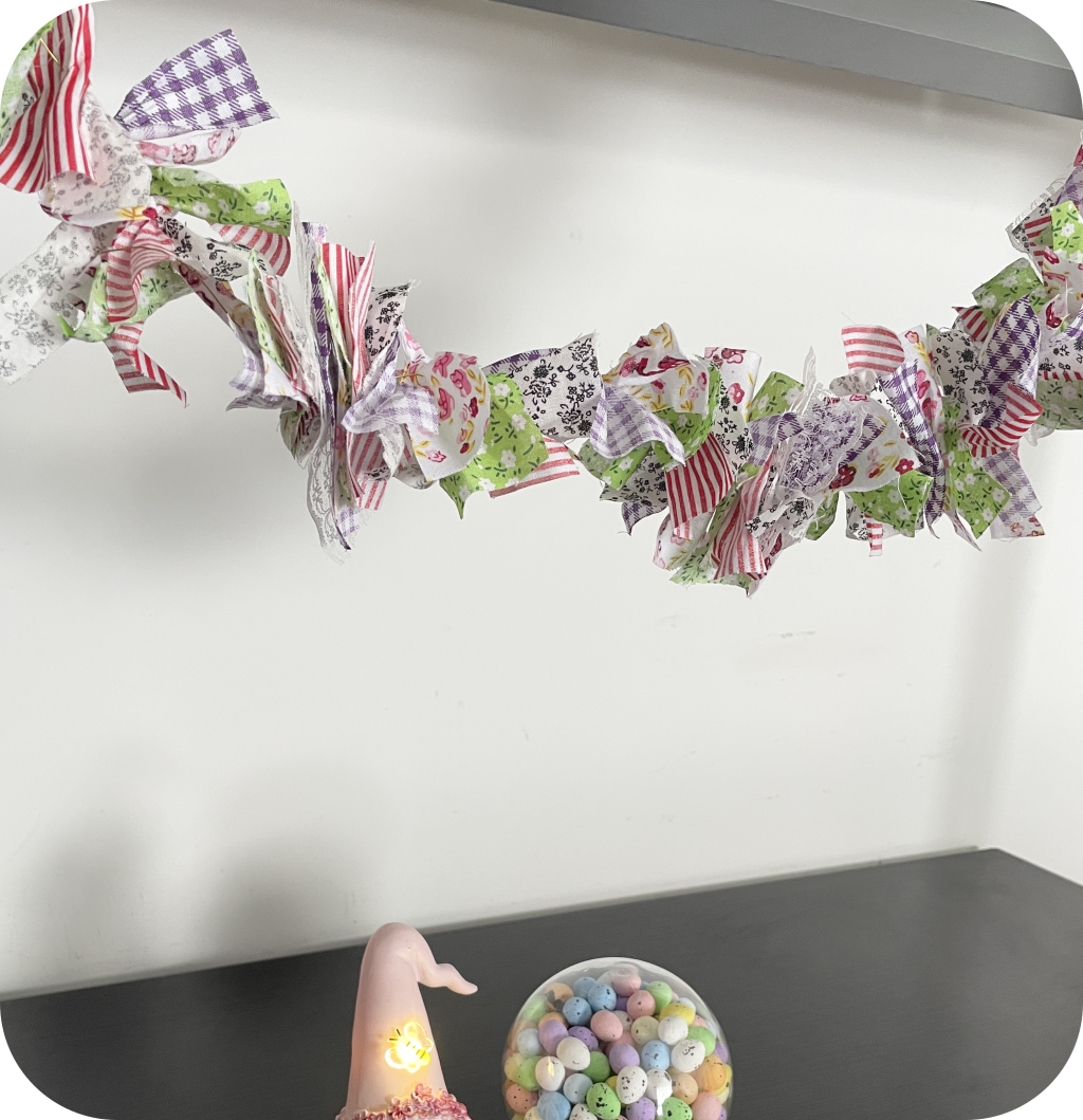 The Easiest Spring Fabric Garland DIY – No Sewing Skills Needed ...