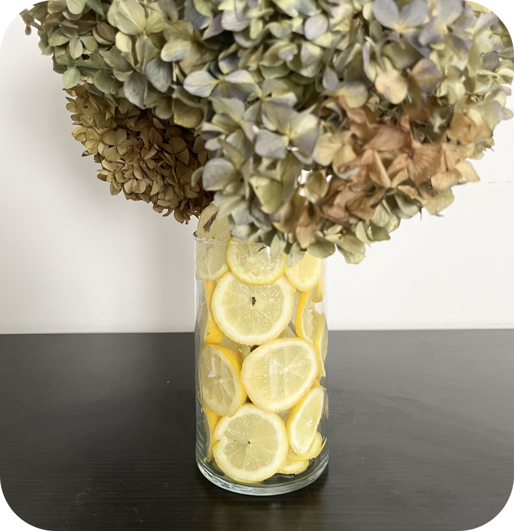 Make Your Own Lemon Vase Centerpiece To Elevate Your Dining Table - Astrapearl