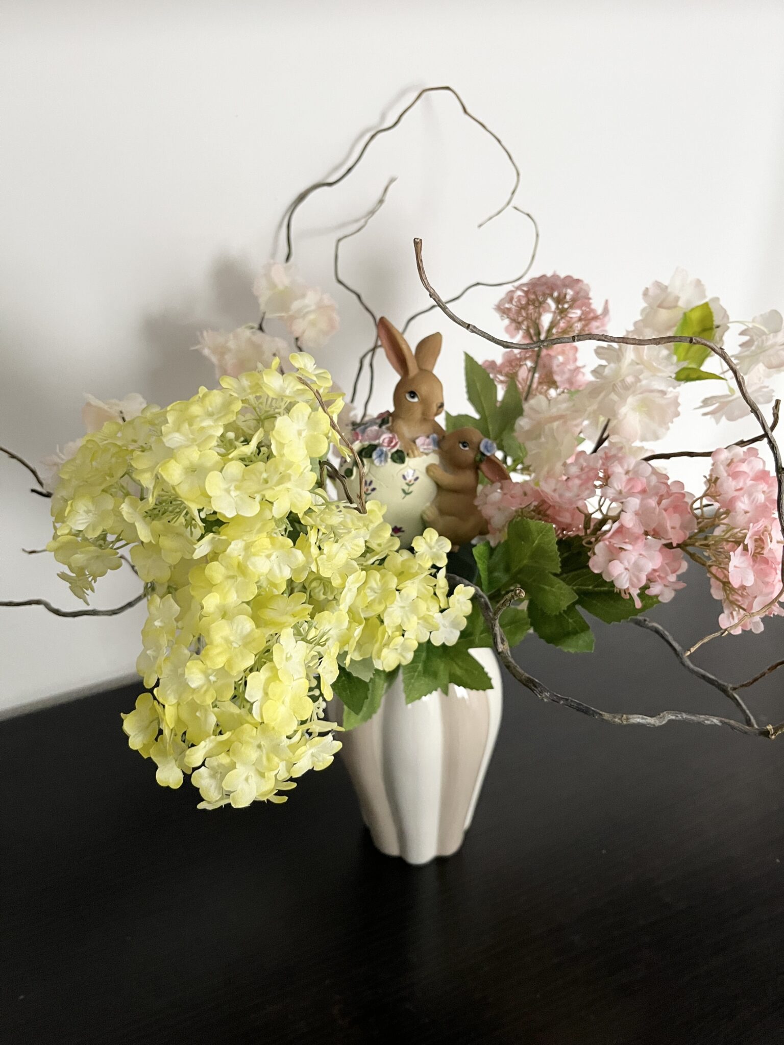 23 Classy Easter Decor Ideas For An Elegant Home - Astrapearl