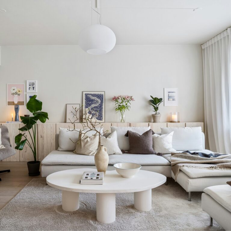 How To Mix Patterns In A Room (Without It Looking Chaotic) - Astrapearl