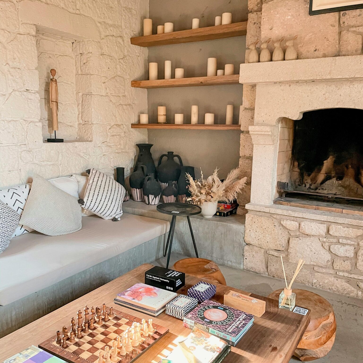 How To Mix Vintage And Modern Furniture: 12 Timeless Tips For A Curate ...